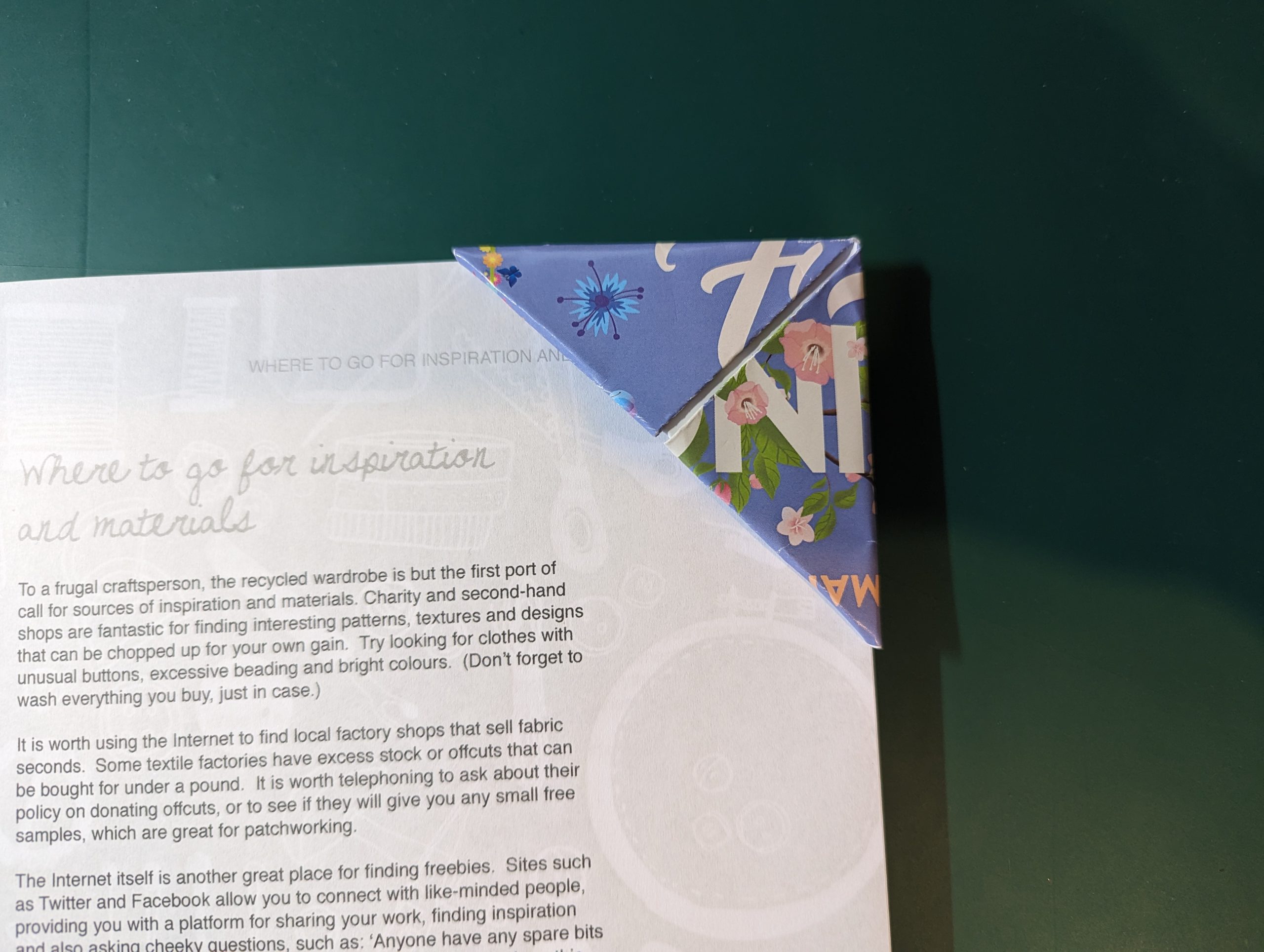 How to make an origami bookmark corner - Resourceful Community Scrapstore